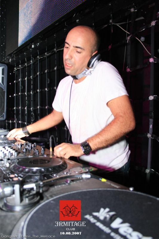 Artist Profile - Denis The Menace - Pictures