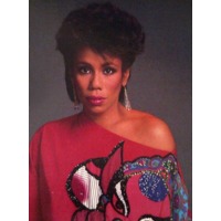 Artist Profile - Sharon Redd - Pictures