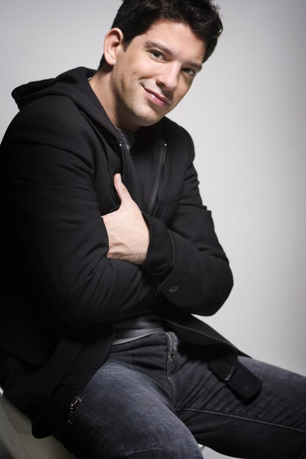 Artist Profile - Yahir - Pictures