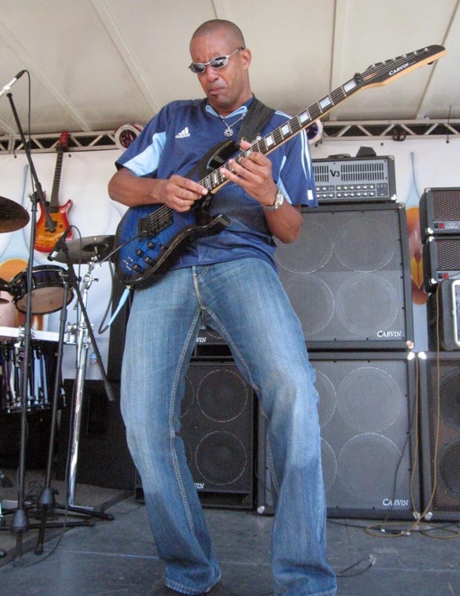 Artist Profile - Tony Macalpine - Pictures