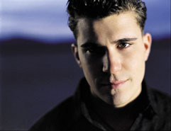 Artist Profile - Josh Gracin - Pictures