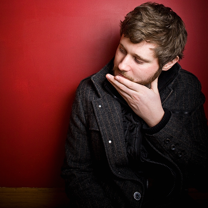 Artist Profile - Dan Mangan - Pictures